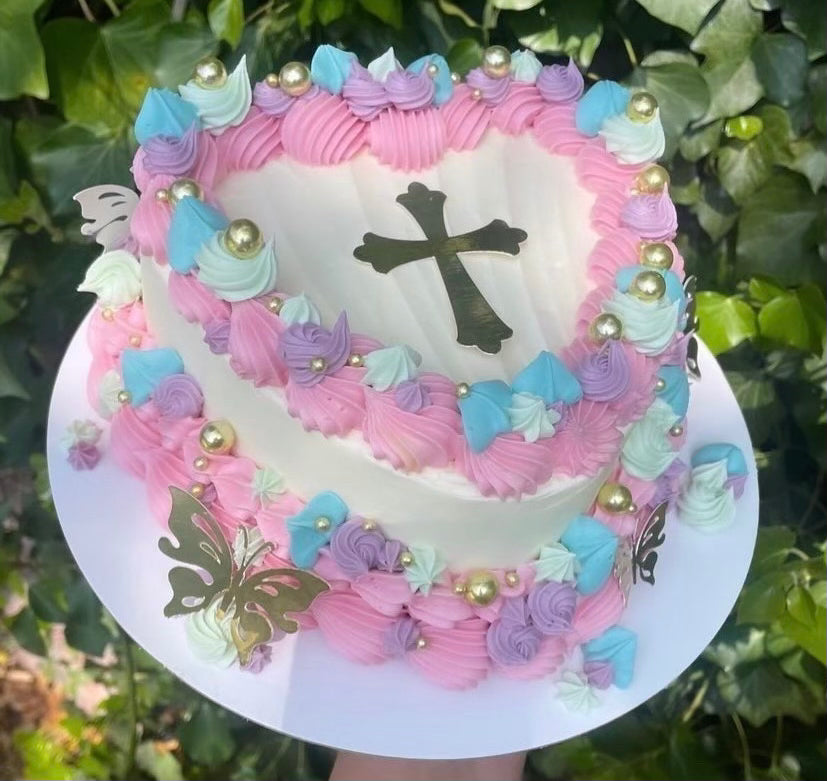 8 inch Heart Cake - 29/06 Collection – TreatyPie